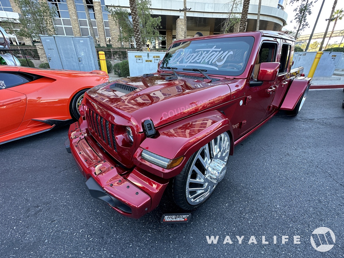 Shows and Events / 2023 SEMA Show / DROPSTAR Slammed Gladiator