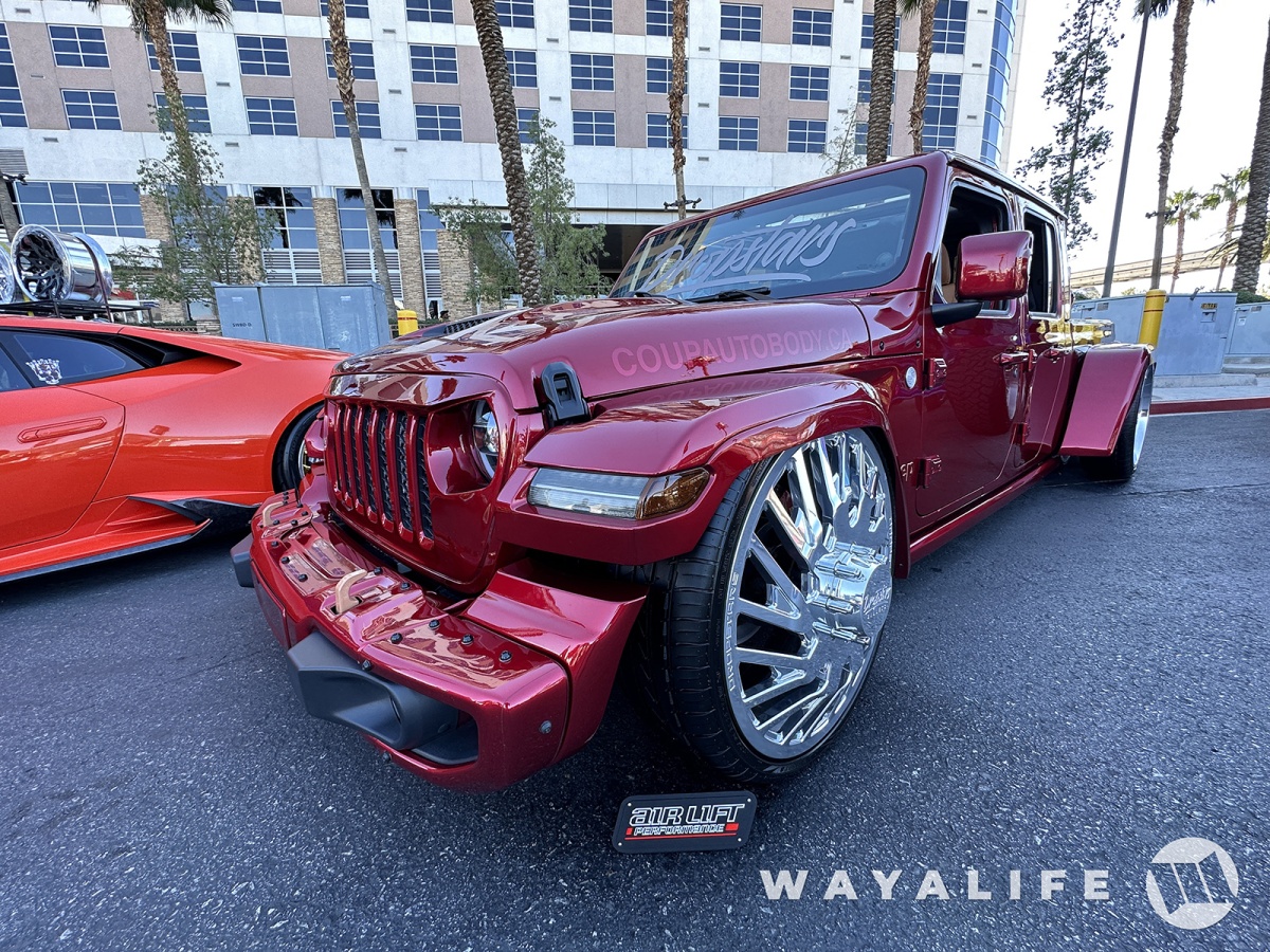 Shows and Events / 2023 SEMA Show / DROPSTAR Slammed Gladiator