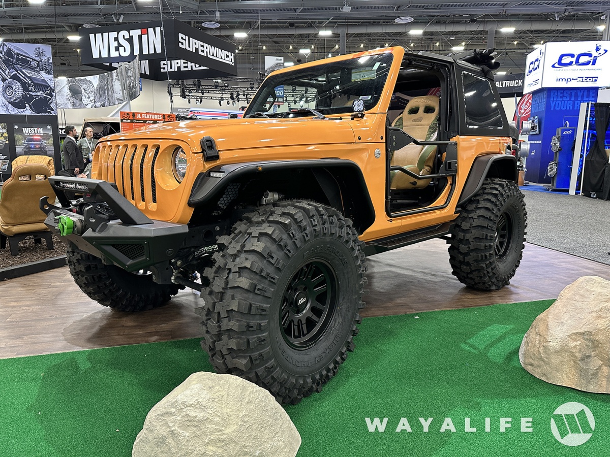 Shows and Events / 2023 SEMA Show / BESTOP 2-Door Jeep JL Wrangler Trektop